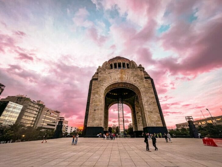 Is Mexico City Worth Visiting? 25 Pros and Cons